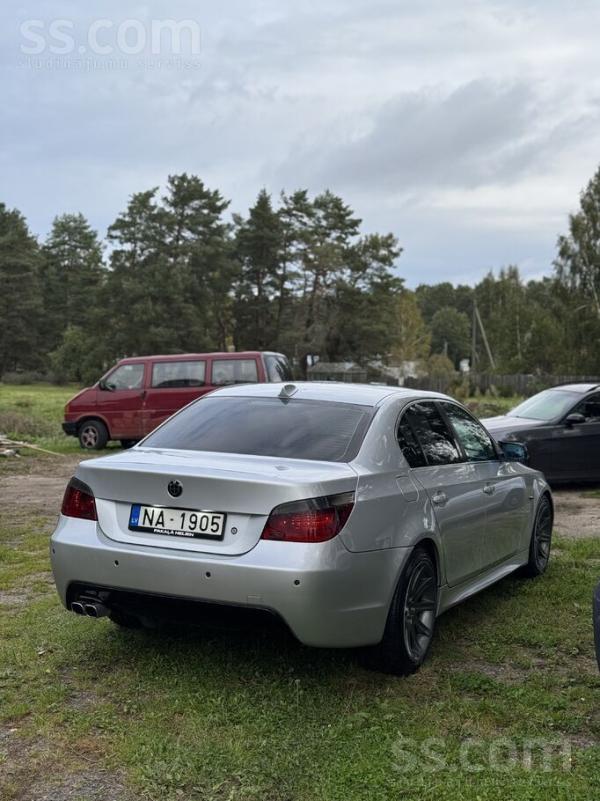 BMW 530 2004 Rīga vietnē Pelēks BMW 530 2004 Rīga, ar dzinēja tilpumu 3.00 L un nobraukumu 446 tūkst. km par 3850 €, foto 4 vietnē AUTOMOTO.COM.LV