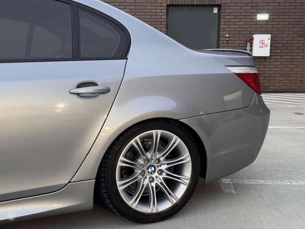 Pelēks BMW 530 2004 Viļņa, ar dzinēja tilpumu 2.99 L un nobraukumu 433 tūkst. km par 4300 €, foto 7 vietnē AUTOMOTO.COM.LV