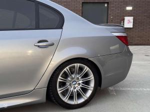 Pelēks BMW 530 2004 Viļņa, ar dzinēja tilpumu 2.99 L un nobraukumu 433 tūkst. km par 4300 €, foto 7 vietnē AUTOMOTO.COM.LV