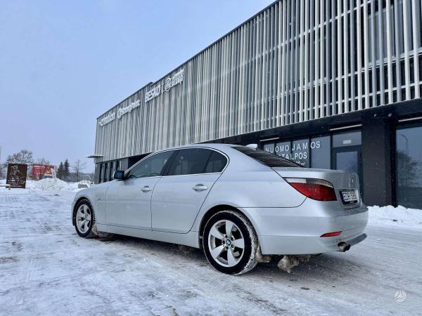 Pelēks BMW 530 2005 Panevēža, ar dzinēja tilpumu 2.99 L un nobraukumu 468 tūkst. km par 2999 €, foto 8 vietnē AUTOMOTO.COM.LV