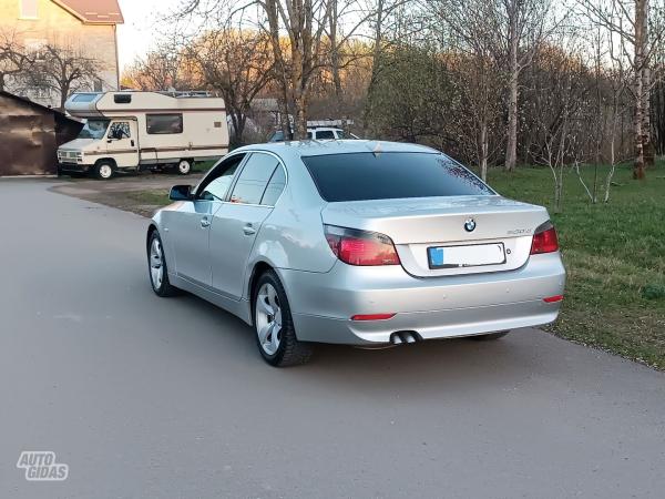 Pelēks BMW 530 2005 Šauļi, ar dzinēja tilpumu 3.00 L un nobraukumu 290 tūkst. km par 2850 €, foto 5 vietnē AUTOMOTO.COM.LV