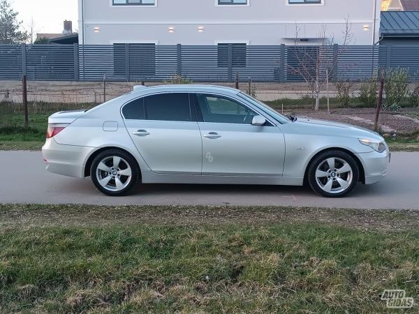 Pelēks BMW 530 2005 Šauļi, ar dzinēja tilpumu 3.00 L un nobraukumu 290 tūkst. km par 2800 €, foto 3 vietnē AUTOMOTO.COM.LV