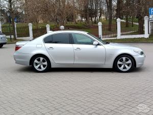 Pelēks BMW 530 2005 Šauļi, ar dzinēja tilpumu 3.00 L un nobraukumu 290 tūkst. km par 2800 €, foto 3 vietnē AUTOMOTO.COM.LV