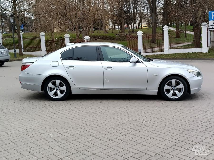 Pelēks BMW 530 2005 Šauļi, ar dzinēja tilpumu 3.00 L un nobraukumu 290 tūkst. km par 2800 €, foto 3 vietnē AUTOMOTO.COM.LV
