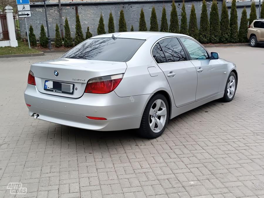 Pelēks BMW 530 2005 Šauļi, ar dzinēja tilpumu 3.00 L un nobraukumu 290 tūkst. km par 2800 €, foto 4 vietnē AUTOMOTO.COM.LV