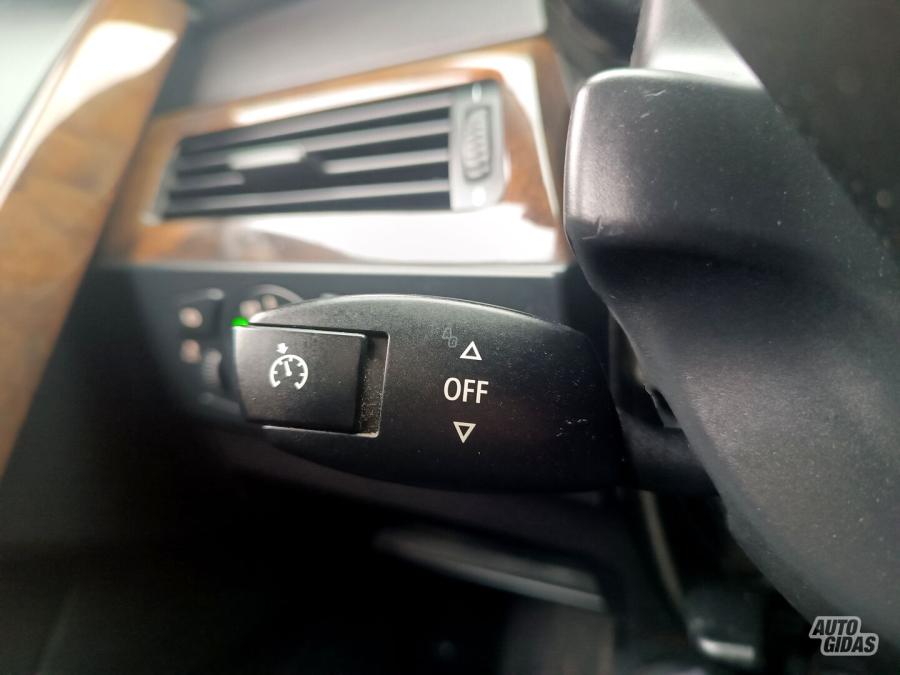 Pelēks BMW 530 2005 Šauļi, ar dzinēja tilpumu 3.00 L un nobraukumu 290 tūkst. km par 2800 €, foto 13 vietnē AUTOMOTO.COM.LV