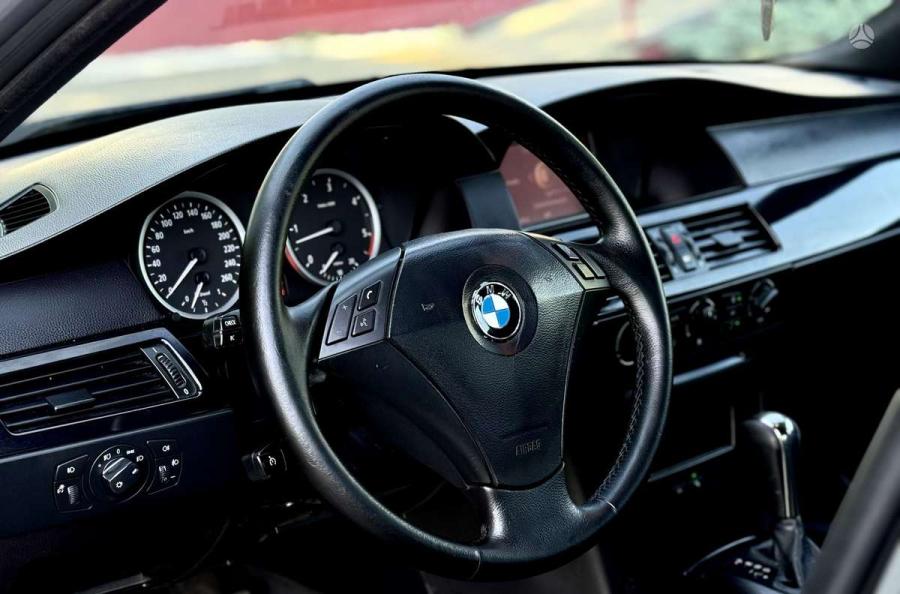 Pelēks BMW 530 2005 Kauņa, ar dzinēja tilpumu 2.99 L un nobraukumu 355 tūkst. km par 3500 €, foto 7 vietnē AUTOMOTO.COM.LV