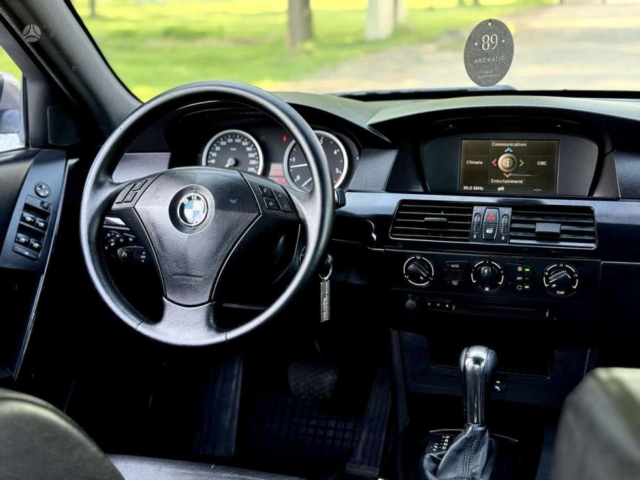 Pelēks BMW 530 2005 Kauņa, ar dzinēja tilpumu 2.99 L un nobraukumu 355 tūkst. km par 3500 €, foto 12 vietnē AUTOMOTO.COM.LV