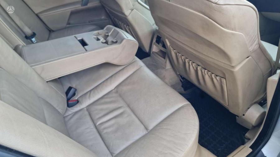 Grey BMW 530 2005 in Vilnius, with an engine capacity of 2.99 L and mileage of 421 thousand km for 4350 €, photo 12 on AUTOMOTO.COM.LV