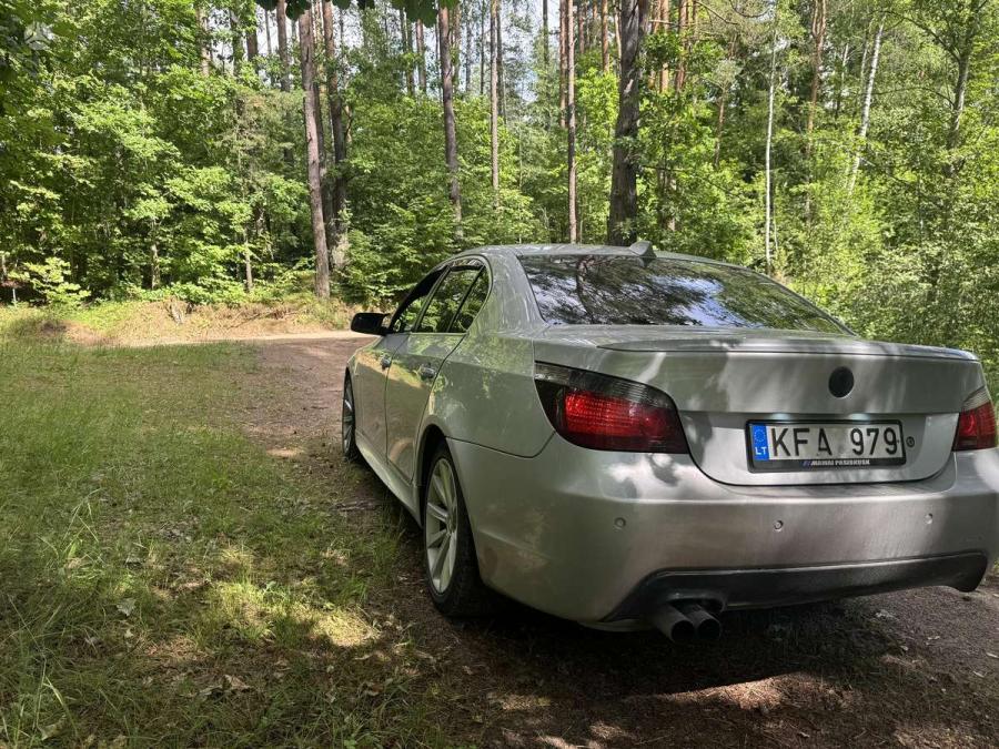 Серый БМВ 530 2005 в Вильнюс, объемом двигателя 2.99 л и пробегом 500 тыс. км за 3500 €, фото 4 на AUTOMOTO.COM.LV