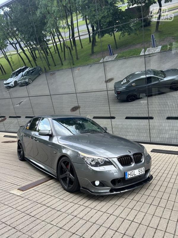 Pelēks BMW 530 2005 Kauņa, ar dzinēja tilpumu 3.00 L un nobraukumu 430 tūkst. km par 4450 €, foto 3 vietnē AUTOMOTO.COM.LV