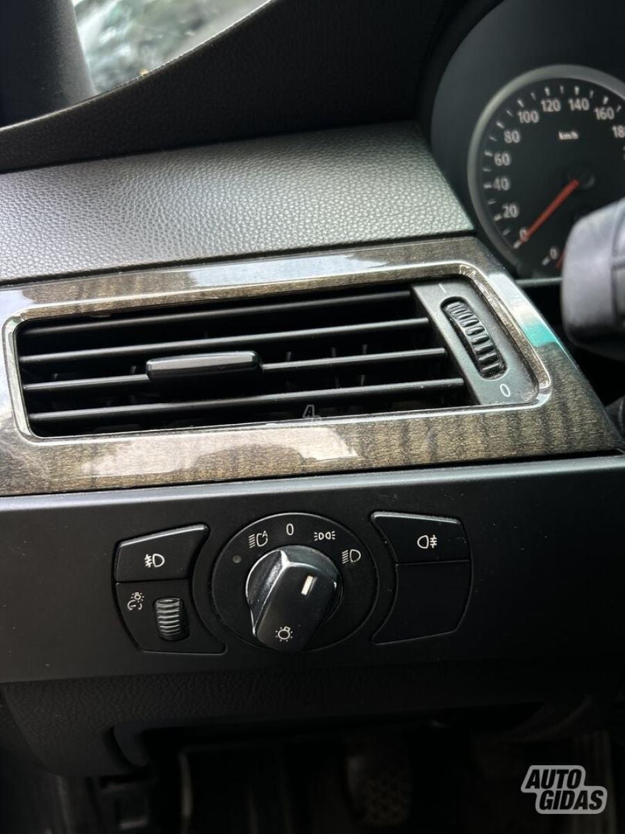 Pelēks BMW 530 2005 Kauņa, ar dzinēja tilpumu 3.00 L un nobraukumu 430 tūkst. km par 4450 €, foto 22 vietnē AUTOMOTO.COM.LV