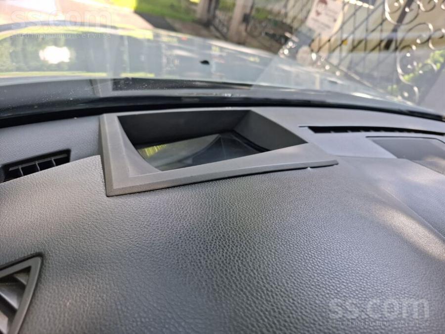 Pelēks BMW 530 2005 Rīga, ar dzinēja tilpumu 3.00 L un nobraukumu 421 tūkst. km par 5100 €, foto 12 vietnē AUTOMOTO.COM.LV