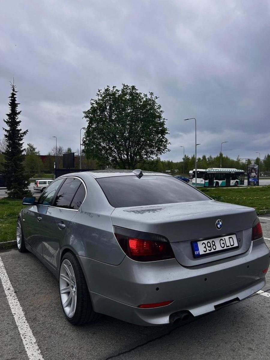 Grey BMW 530 2005 in Tallinn, with an engine capacity of 3.00 L and mileage of 420 thousand km for 6500 €, photo 13 on AUTOMOTO.COM.LV