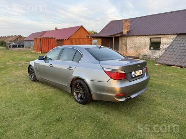 Grey BMW 530 2005 in Aizkraukle, with an engine capacity of 3.00 L and mileage of 320 thousand km for 3450 €, photo 4 on AUTOMOTO.COM.LV