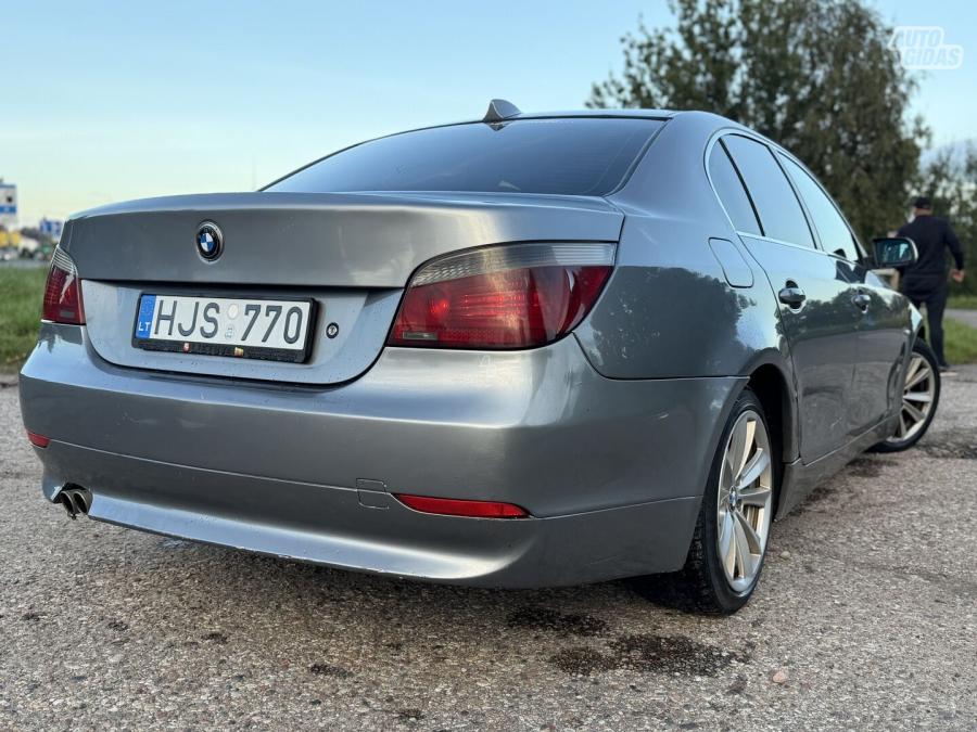 Pelēks BMW 530 2005 Kauņa, ar dzinēja tilpumu 3.00 L un nobraukumu 280 tūkst. km par 2090 €, foto 5 vietnē AUTOMOTO.COM.LV