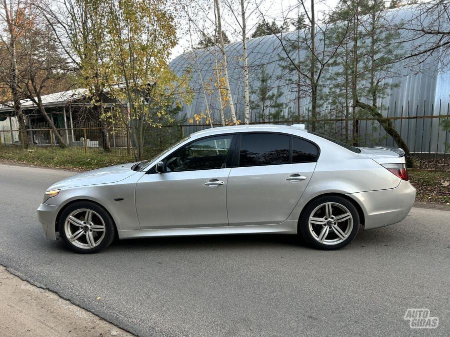 Pelēks BMW 530 2005 Viļņa, ar dzinēja tilpumu 3.00 L un nobraukumu 395 tūkst. km par 3000 €, foto 7 vietnē AUTOMOTO.COM.LV