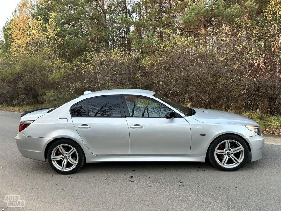 Pelēks BMW 530 2005 Viļņa, ar dzinēja tilpumu 3.00 L un nobraukumu 395 tūkst. km par 3000 €, foto 8 vietnē AUTOMOTO.COM.LV