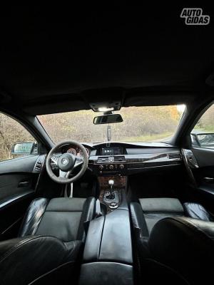 Pelēks BMW 530 2005 Viļņa, ar dzinēja tilpumu 3.00 L un nobraukumu 395 tūkst. km par 3000 €, foto 10 vietnē AUTOMOTO.COM.LV