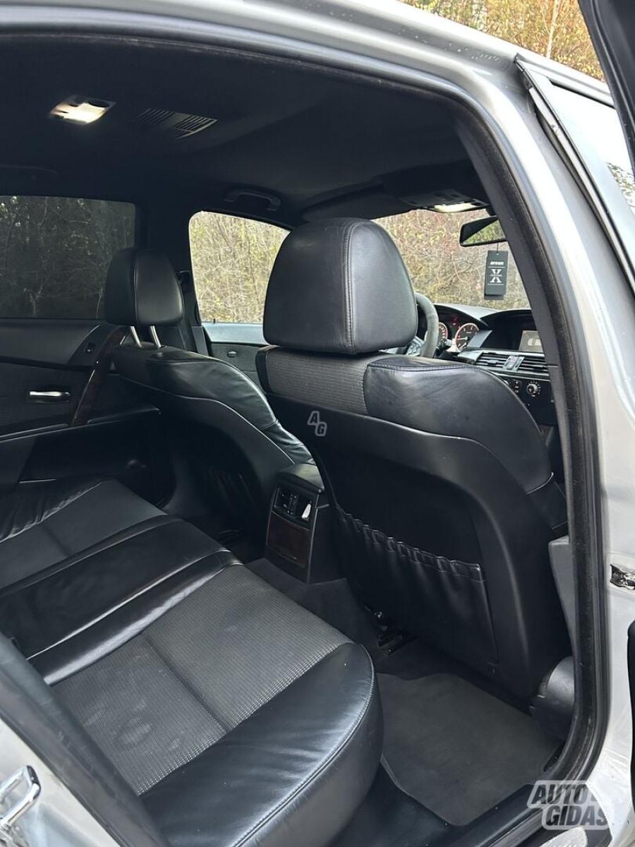 Pelēks BMW 530 2005 Viļņa, ar dzinēja tilpumu 3.00 L un nobraukumu 395 tūkst. km par 3000 €, foto 12 vietnē AUTOMOTO.COM.LV