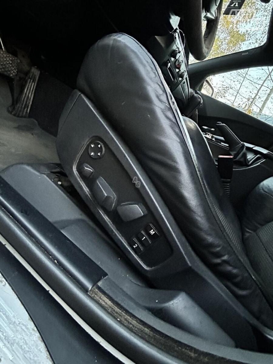 Pelēks BMW 530 2005 Viļņa, ar dzinēja tilpumu 3.00 L un nobraukumu 395 tūkst. km par 3000 €, foto 14 vietnē AUTOMOTO.COM.LV