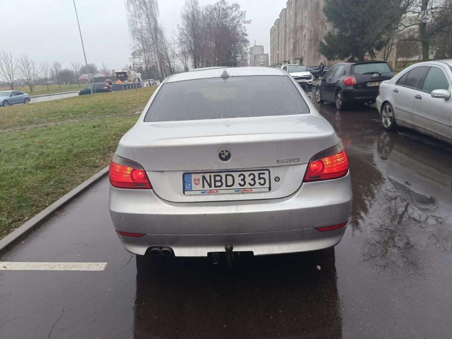 Pelēks BMW 530 2006 Kėdainiai, ar dzinēja tilpumu 2.99 L un nobraukumu 308 tūkst. km par 3500 €, foto 3 vietnē AUTOMOTO.COM.LV