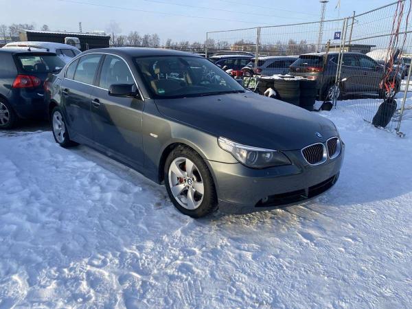 Grey BMW 530 2006 in Marijampole, with an engine capacity of 3.00 L and mileage of 330 thousand km for 3200 €, photo 5 on AUTOMOTO.COM.LV
