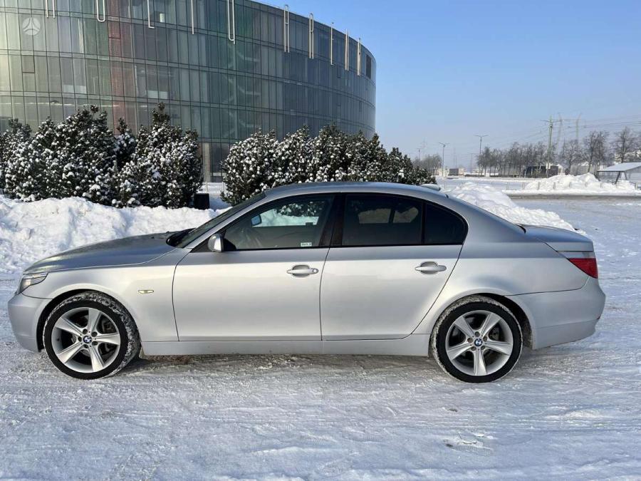 Pelēks BMW 530 2006 Šauļi, ar dzinēja tilpumu 2.99 L un nobraukumu 373 tūkst. km par 4500 €, foto 1 vietnē AUTOMOTO.COM.LV