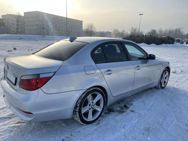 Pelēks BMW 530 2006 Šauļi, ar dzinēja tilpumu 2.99 L un nobraukumu 373 tūkst. km par 4500 €, foto 5 vietnē AUTOMOTO.COM.LV