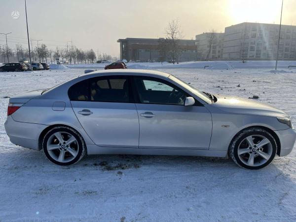 Pelēks BMW 530 2006 Šauļi, ar dzinēja tilpumu 2.99 L un nobraukumu 373 tūkst. km par 4500 €, foto 6 vietnē AUTOMOTO.COM.LV