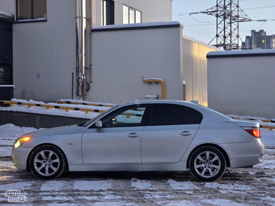 Pelēks BMW 530 2006 Viļņa, ar dzinēja tilpumu 3.00 L un nobraukumu 356 tūkst. km par 2400 €, foto 3 vietnē AUTOMOTO.COM.LV