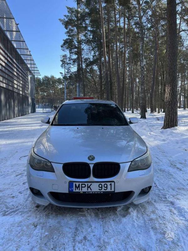 Grey BMW 530 2006 in Alytus, with an engine capacity of 2.99 L and mileage of 351 thousand km for 4500 €, photo 2 on AUTOMOTO.COM.LV