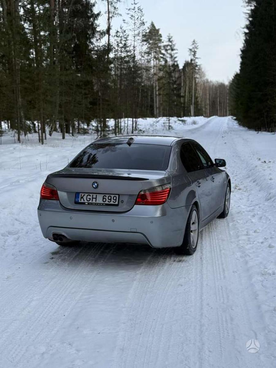 Pelēks BMW 530 2006 Kauņa, ar dzinēja tilpumu 2.99 L un nobraukumu 407 tūkst. km par 3900 €, foto 2 vietnē AUTOMOTO.COM.LV