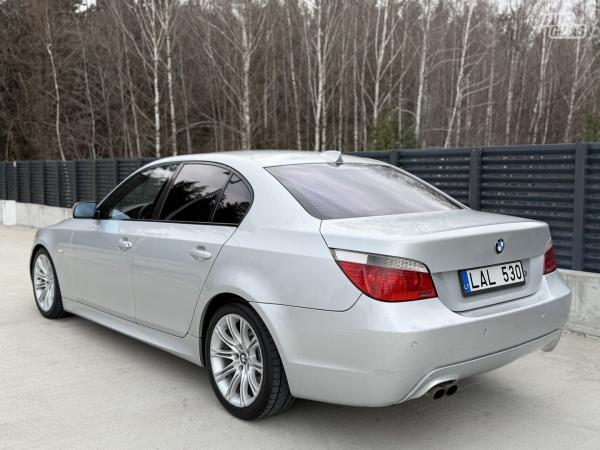 Pelēks BMW 530 2006 Viļņa, ar dzinēja tilpumu 3.00 L un nobraukumu 400 tūkst. km par 4850 €, foto 2 vietnē AUTOMOTO.COM.LV