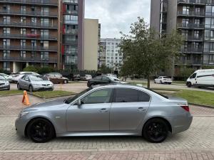 Grey BMW 530 2006 in Riga, with an engine capacity of 3.00 L and mileage of 380 thousand km for 3990 €, photo 4 on AUTOMOTO.COM.LV