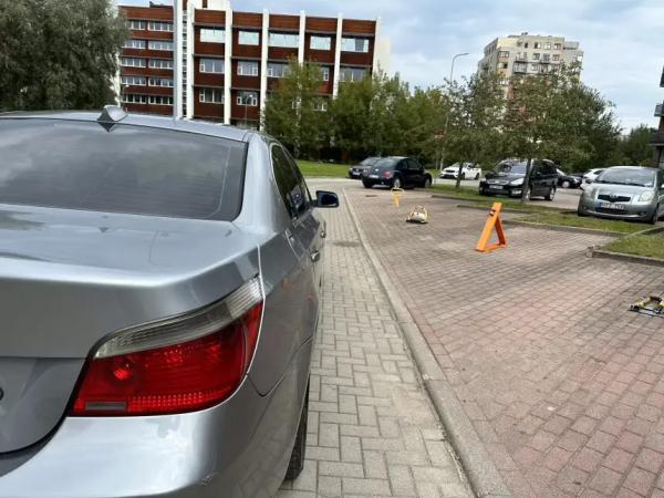 Pelēks BMW 530 2006 Rīga, ar dzinēja tilpumu 3.00 L un nobraukumu 380 tūkst. km par 3990 €, foto 7 vietnē AUTOMOTO.COM.LV