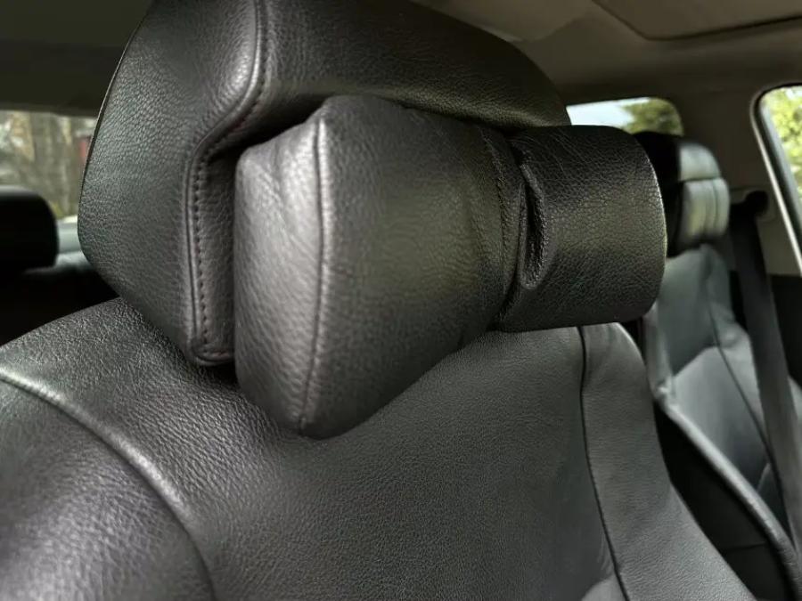 Grey BMW 530 2006 in Riga, with an engine capacity of 3.00 L and mileage of 380 thousand km for 3990 €, photo 15 on AUTOMOTO.COM.LV