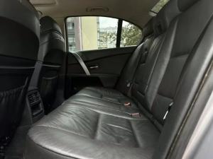 Grey BMW 530 2006 in Riga, with an engine capacity of 3.00 L and mileage of 380 thousand km for 3990 €, photo 16 on AUTOMOTO.COM.LV