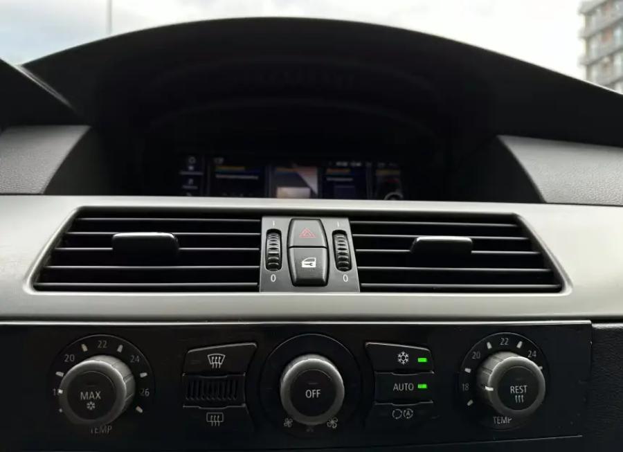 Grey BMW 530 2006 in Riga, with an engine capacity of 3.00 L and mileage of 380 thousand km for 3990 €, photo 22 on AUTOMOTO.COM.LV