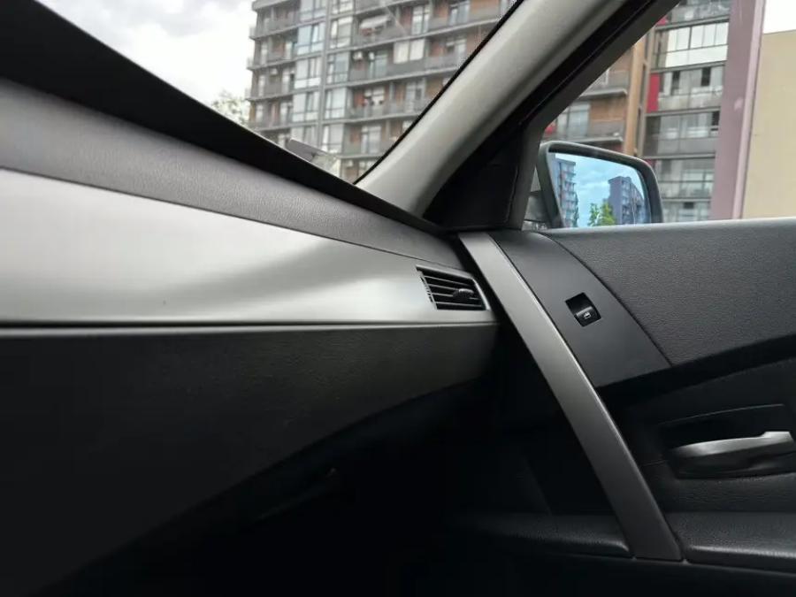 Grey BMW 530 2006 in Riga, with an engine capacity of 3.00 L and mileage of 380 thousand km for 3990 €, photo 29 on AUTOMOTO.COM.LV