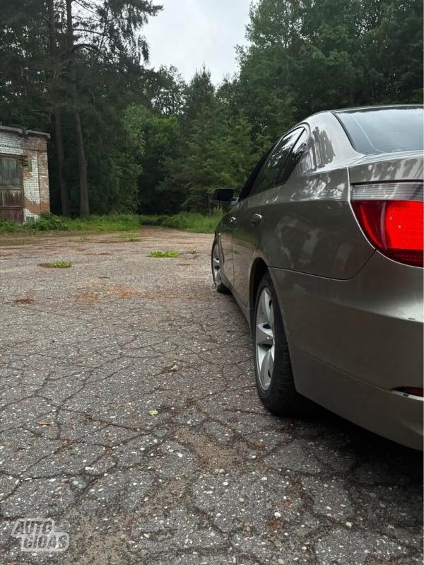 Pelēks BMW 530 2006 Marijampole, ar dzinēja tilpumu 3.00 L un nobraukumu 290 tūkst. km par 2000 €, foto 6 vietnē AUTOMOTO.COM.LV