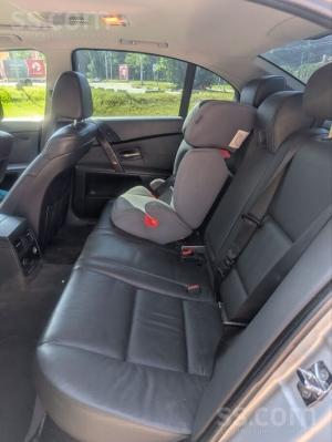 Grey BMW 530 2006 in Riga, with an engine capacity of 3.00 L and mileage of 240 thousand km for 4200 €, photo 9 on AUTOMOTO.COM.LV
