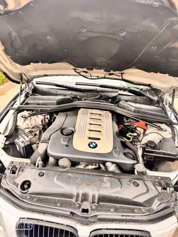 Grey BMW 530 2006 in Prienai, with an engine capacity of 3.00 L and mileage of 423 thousand km for 3100 €, photo 5 on AUTOMOTO.COM.LV