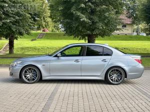 Pelēks BMW 530 2006 Rīga, ar dzinēja tilpumu 3.00 L un nobraukumu 360 tūkst. km par 6800 €, foto 9 vietnē AUTOMOTO.COM.LV