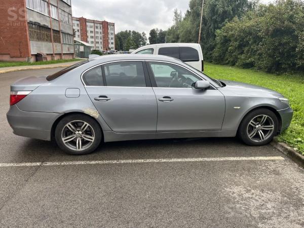 Grey BMW 530 2006 in Riga, with an engine capacity of 3.00 L and mileage of 215 thousand km for 2300 €, photo 5 on AUTOMOTO.COM.LV