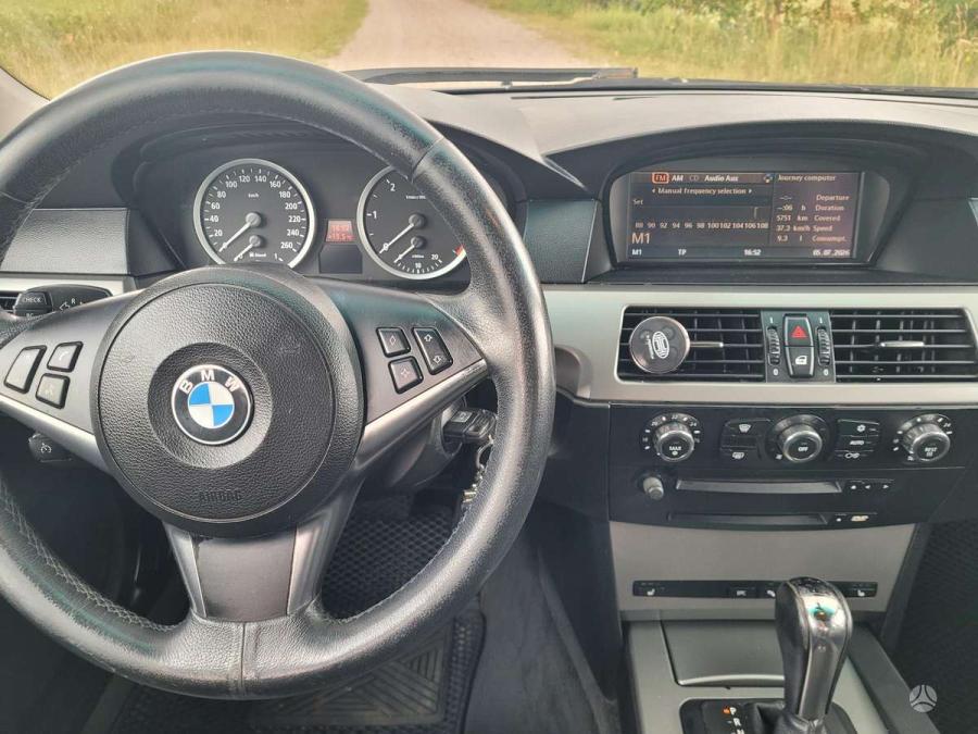 Pelēks BMW 530 2006 Viļņa, ar dzinēja tilpumu 2.99 L un nobraukumu 460 tūkst. km par 3000 €, foto 5 vietnē AUTOMOTO.COM.LV