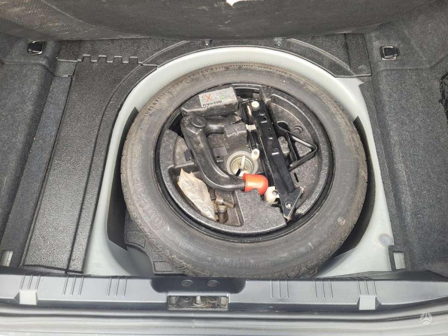 Pelēks BMW 530 2006 Viļņa, ar dzinēja tilpumu 2.99 L un nobraukumu 460 tūkst. km par 3000 €, foto 12 vietnē AUTOMOTO.COM.LV