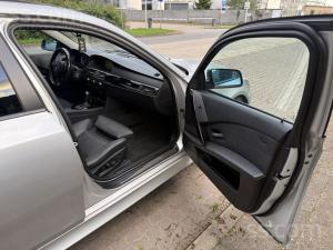 Grey BMW 530 2006 in Jelgava, with an engine capacity of 3.00 L and mileage of 0 thousand km for 5500 €, photo 16 on AUTOMOTO.COM.LV