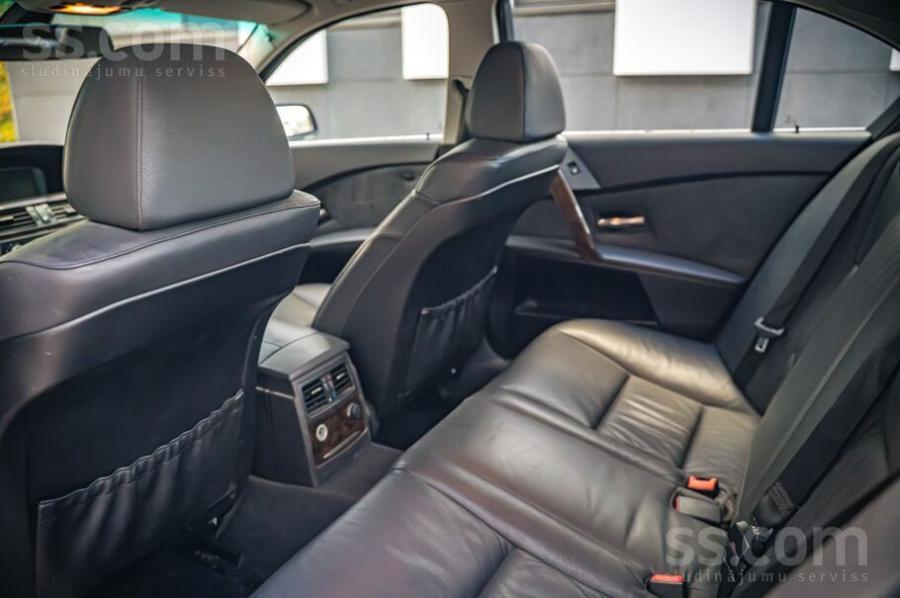 Pelēks BMW 530 2006 Rīga, ar dzinēja tilpumu 3.00 L un nobraukumu 327 tūkst. km par 2990 €, foto 13 vietnē AUTOMOTO.COM.LV