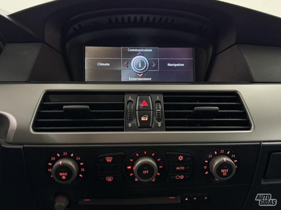 Grey BMW 530 2006 in Kaunas, with an engine capacity of 3.00 L and mileage of 303 thousand km for 1950 €, photo 13 on AUTOMOTO.COM.LV